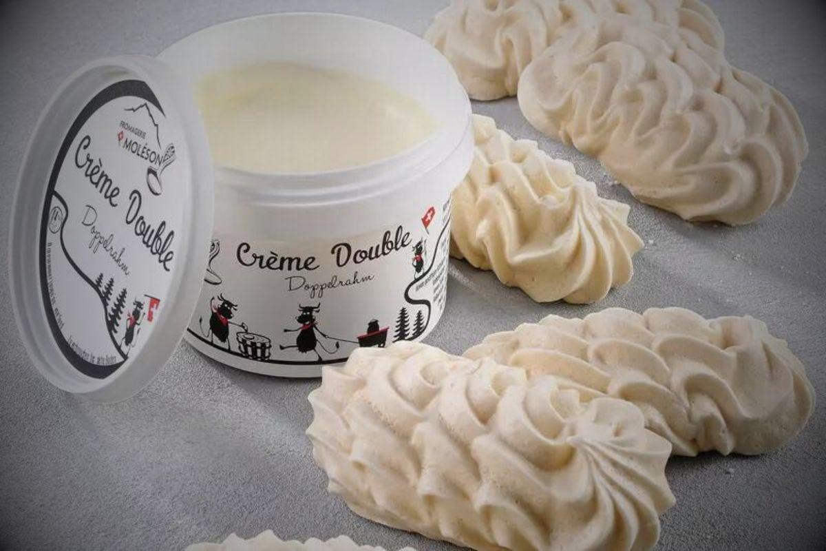 Meringue de la Bénichon et crème Double de la Gruyère - Fromagerie du ...